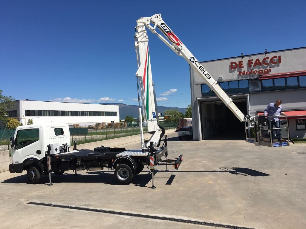 CELA DT25 technické údaje (2010 - 2025) | Autoplošiny s teleskopickým ...